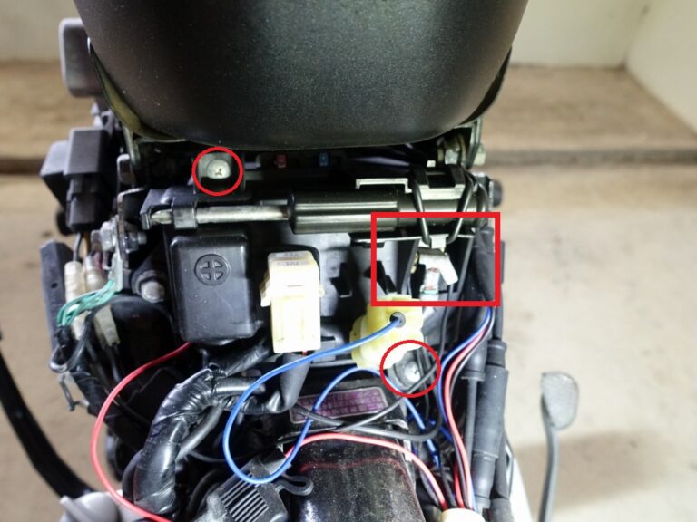 クロスカブ110（JA45）のバッテリー交換・・・安いので大丈夫か？ | しまちゃんのブログ、しまブロ