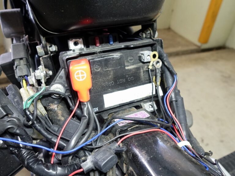 クロスカブ110（JA45）のバッテリー交換・・・安いので大丈夫か？ | しまちゃんのブログ、しまブロ